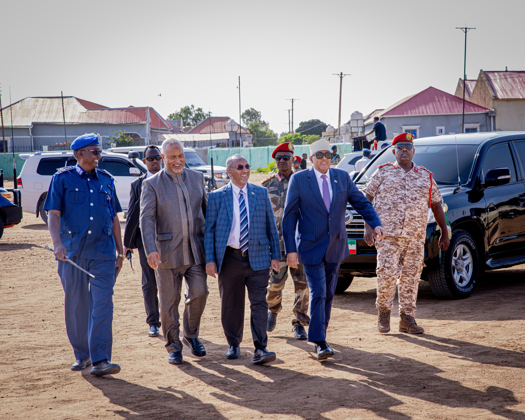 Madaxweynaha Somaliland oo dhagax dhigay garoonka kubadda cagta ee ...