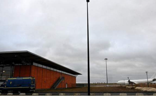 Faransiiska Oo Dib U Celinaya Diyaarad Sidday Boqolaal Tahriibayaal Ah