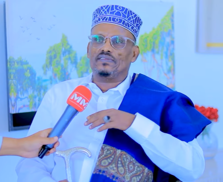 Suldaan Xasan Suldaan Cabdilaahi Oo u duceeyay Xukuumada Cusub.