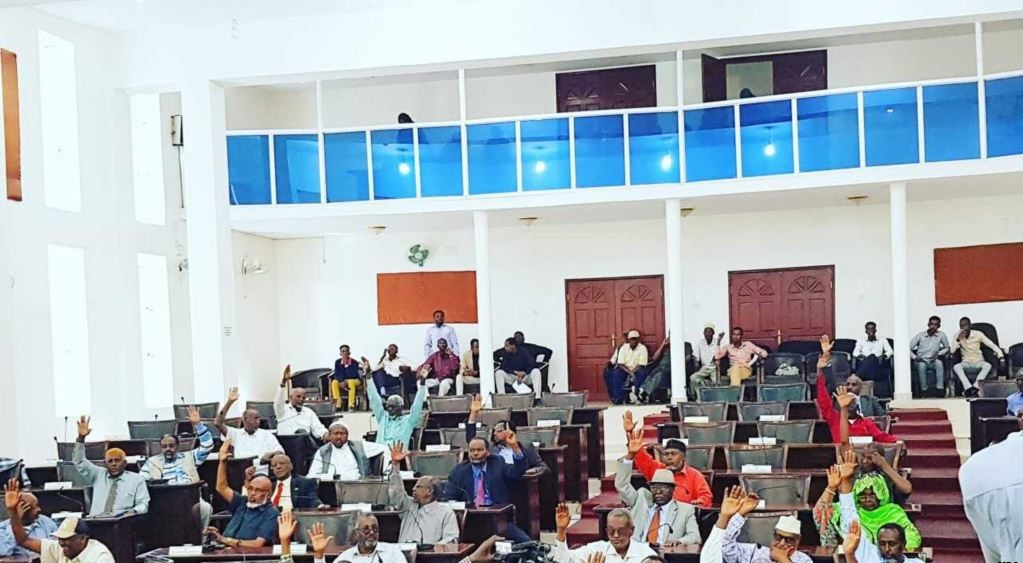 War Deg Deg Ah: Fadhi Wadda Jir ah Oo Golaha Baarlamaanka Somaliland ... War Deg Deg Ah: Fadhi Wadda Jir ah Oo Golaha Baarlamaanka Somaliland ...