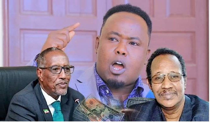 Xildhibaan Maxamed Abiib Oo Duray lacag Muuse Biixi, Daahir Riyaale Ugu ...