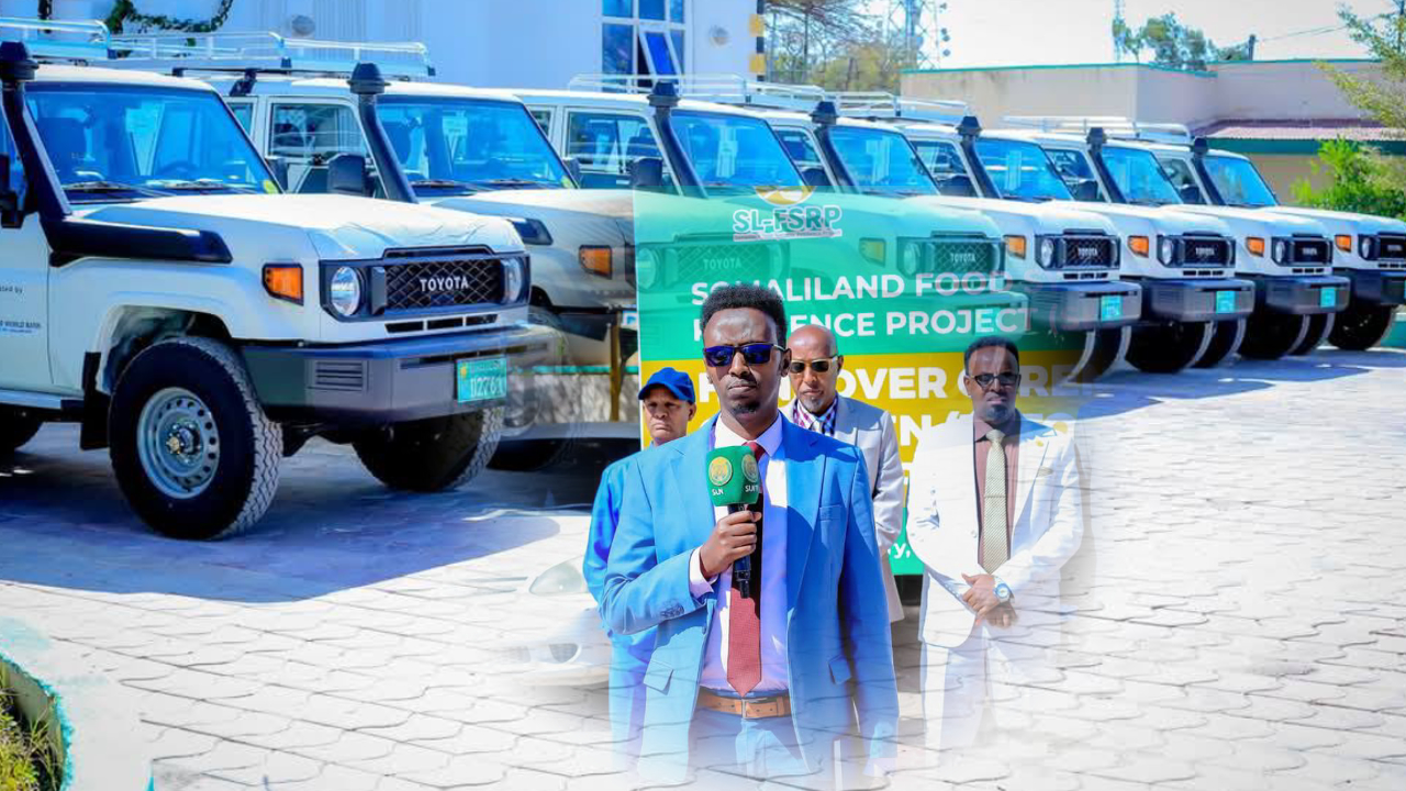 Wasiirka Beeraha Oo Wareejiyey 7 Baabuur Oo Baanka Adduunku Ugu Deeqay ...