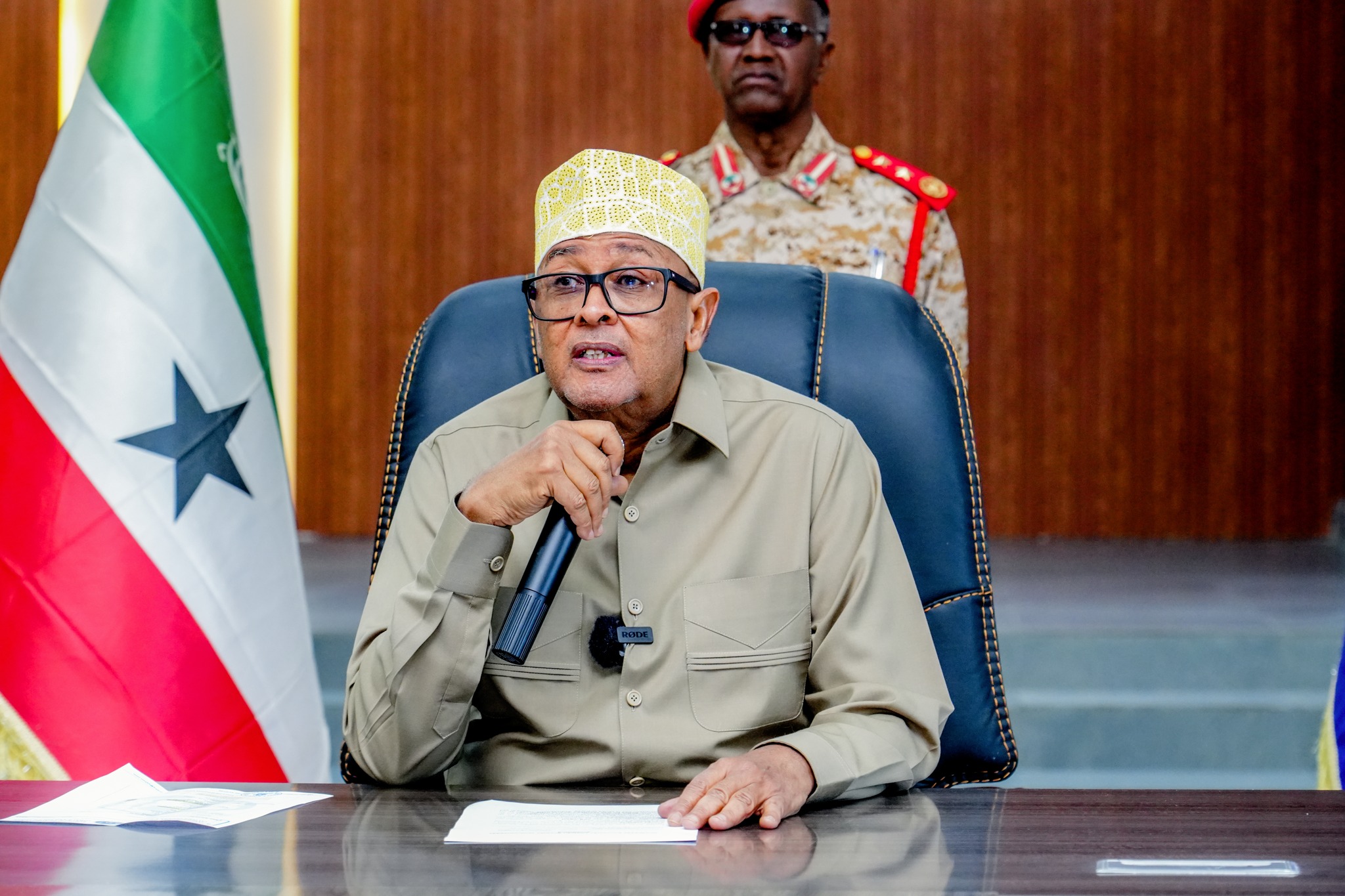 "Madaxweynaha dadkii soo doortay qaarbaan albaabka laga furin " Weriye ...