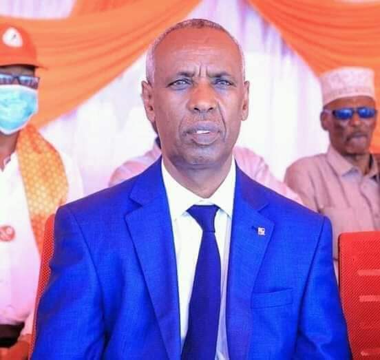 "Ganacsatooy wax ala wixii idinka horyimaada aniga ii kaalaya ...