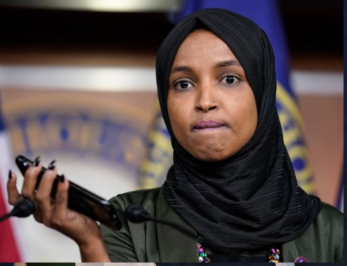 Xildhibaan Ilhaan Cumar Oo Loo Soo Jeediyay Inay Iscasisho & Sababta.