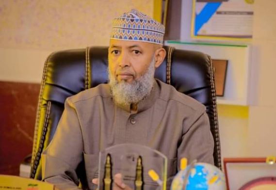 Wasiirka Dastuurka SOMALILAND Oo La Kulmay Maamulka Xarunta Tababarada ...
